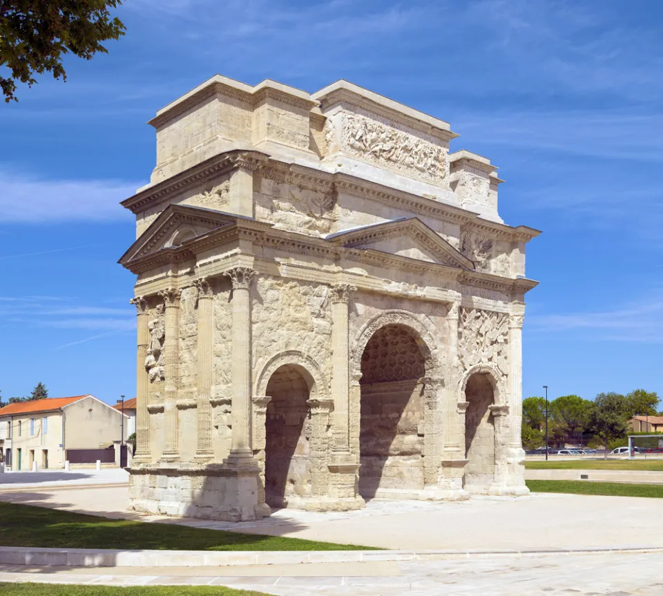 Triumphal Arch of Orange, southwest elevation | Orange, France | imaginoso